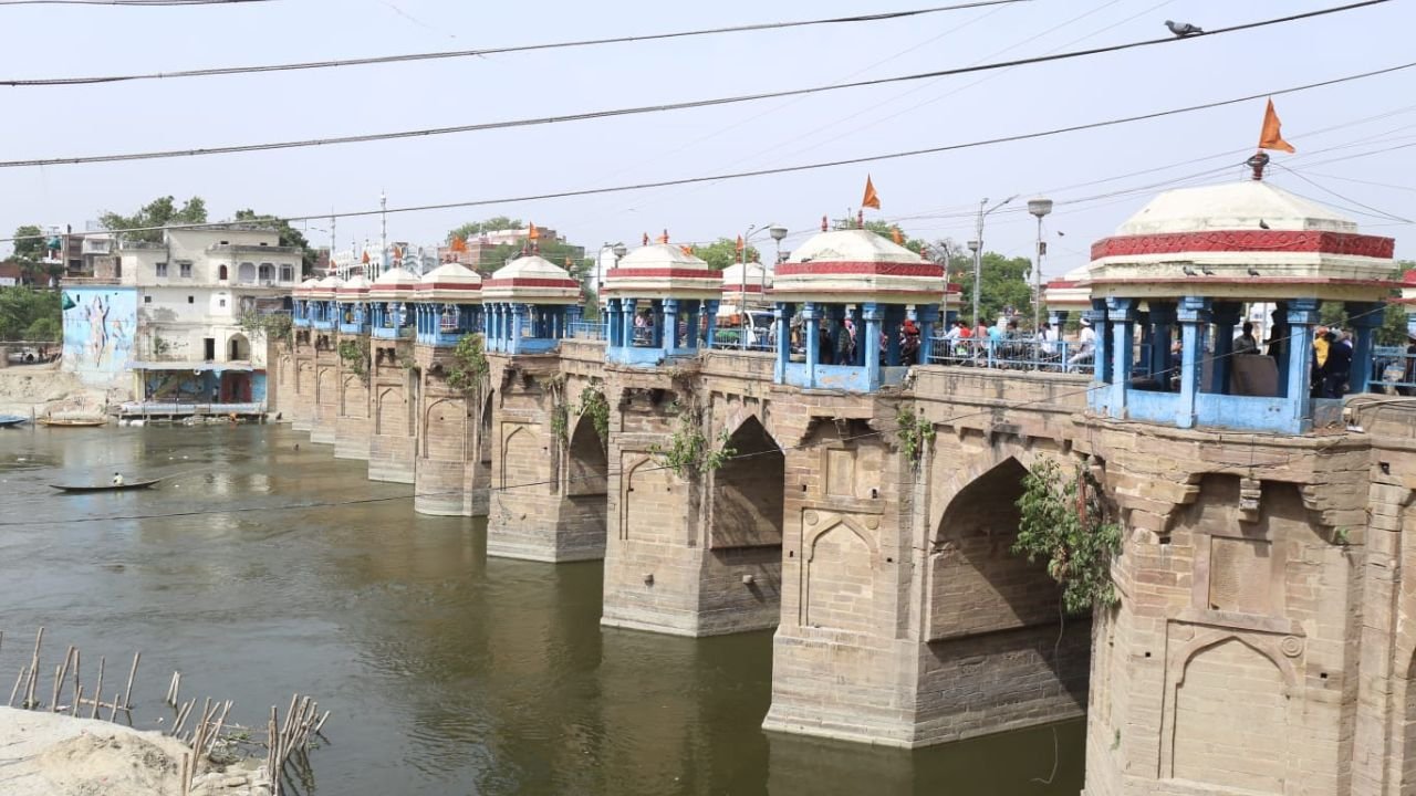 Increasing danger on Gomti River Front in Jaunpur